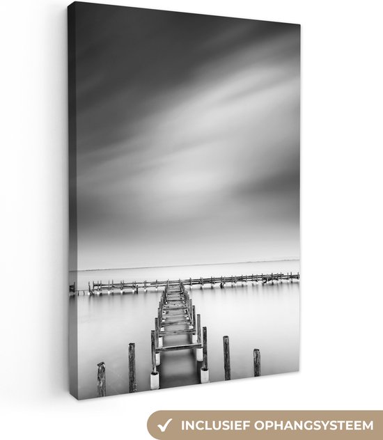 Canvas schilderij - Steiger - Palen - Zee - Zwart wit - Canvasdoek - Foto op canvas -... | bol