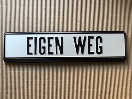 Eigen Weg Bord / Zwart-Wit / 52x11 cm / Aluminium / Met Gratis Houder | bol