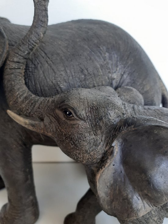 Olifanten beeld moeder olifant met babyolifant langszij Polyresin van ...
