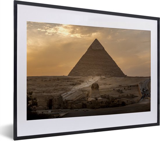 Fotolijst incl. Poster - De grote Sfinx van Giza voor de Piramide van ...