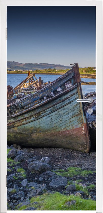 Deursticker Verlaten schepen op Mull - 85x215 cm - Deurposter | bol.com