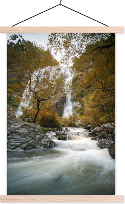 Célèbre cascade naturelle dans l'affiche de l'école du parc national de ...