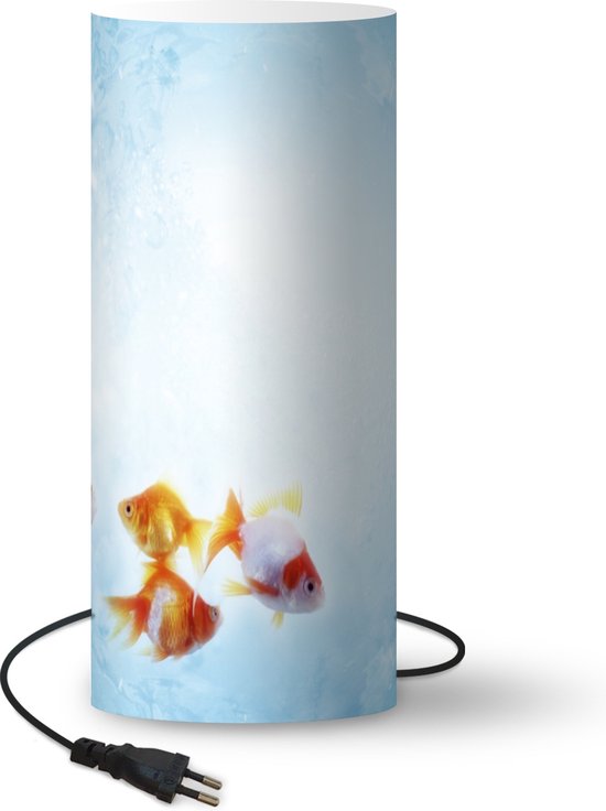 Lampe poisson rouge - nombre de poissons rouges dans l'eau bleu clair ...