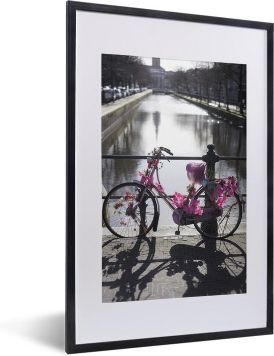 Photo dans le cadre - Vélo décoré devant un cadre photo du canal d ...