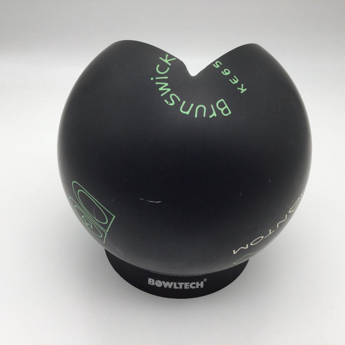 Bowling Bowlingbal 'Brunswick 3/4 -' opengewerkte bal op zwarte ...