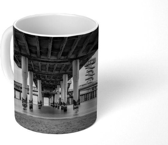 Mug - Photo Zwart et blanc du fond de la jetée de Scheveningen - 350 ML ...