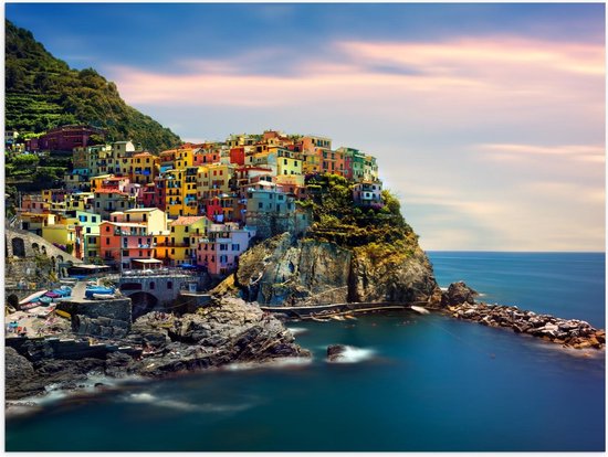 Poster – Gekleurde Huisjes op Berg aan de Zee - 40x30cm Foto op Posterpapier | bol