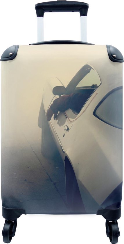 MuchoWow® Koffer - Man zit in een luxe auto in de mist - Past binnen ...