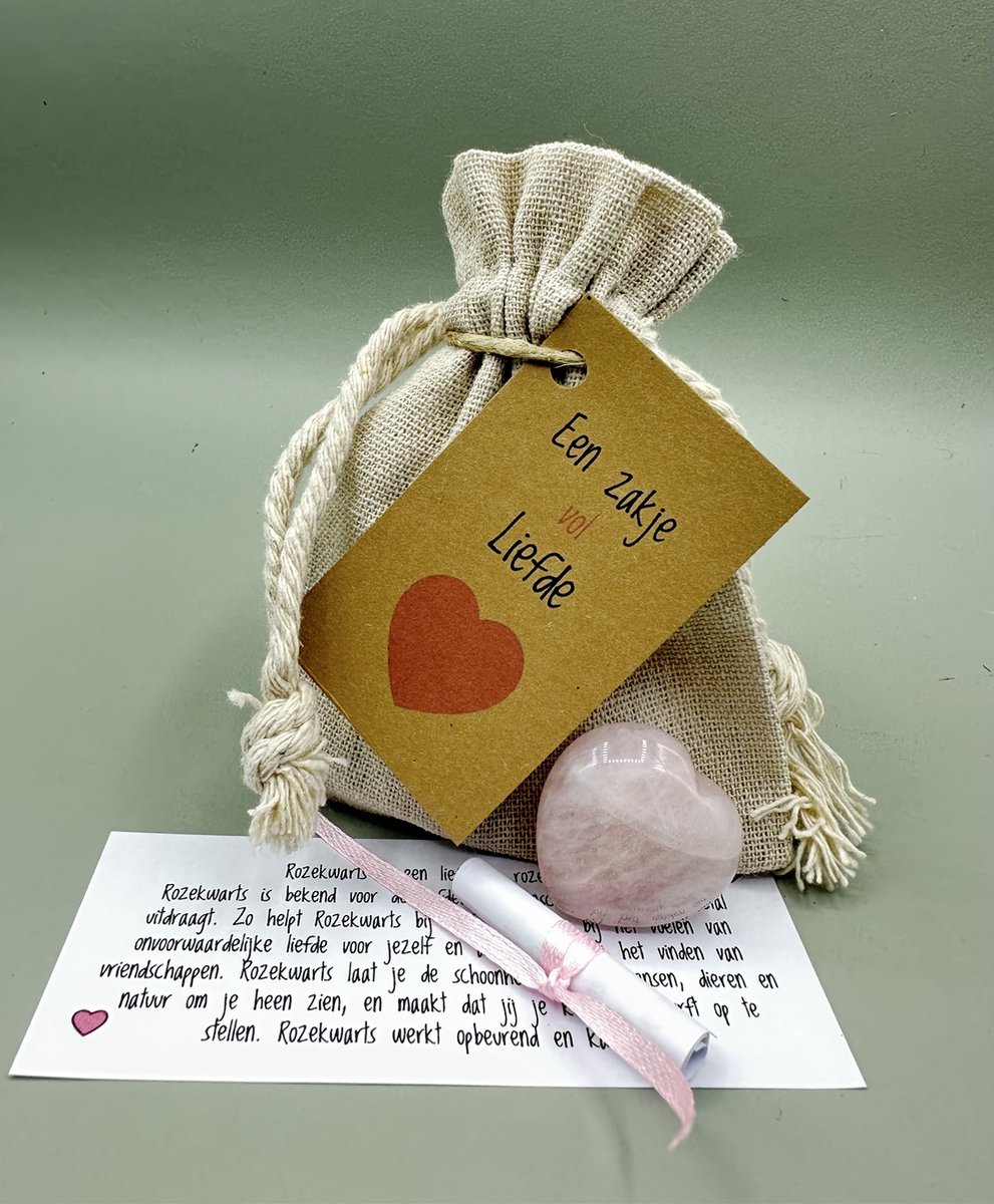 Een zakje vol Liefde, hart , rozekwarts, natuursteen,klein kadootje ...