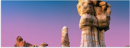 WallClassics - Poster (Mat) - Wildernisgebied met mooie Gesteente ...