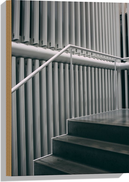 Hout - Metalen Trap met Witte Leuning langs Gestreepte Muur - 40x60 cm ...
