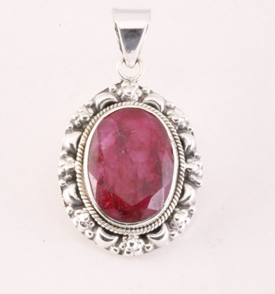 Bewerkte zilveren hanger met robijn | bol