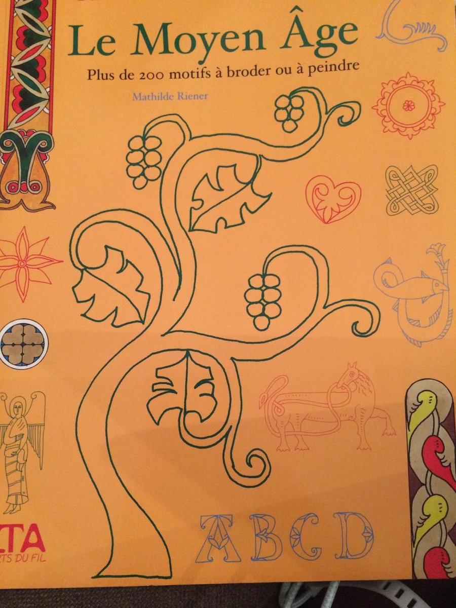 Cahier de dessins Le Moyen Âge - plus de 200 motifs a broder ou a ...