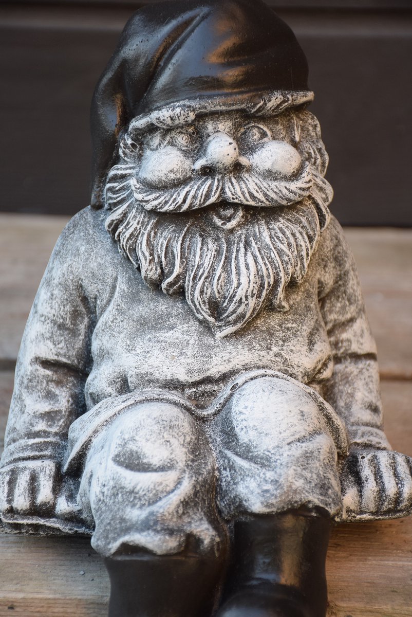 Kabouter zittend met de benen afhangend | bol.com