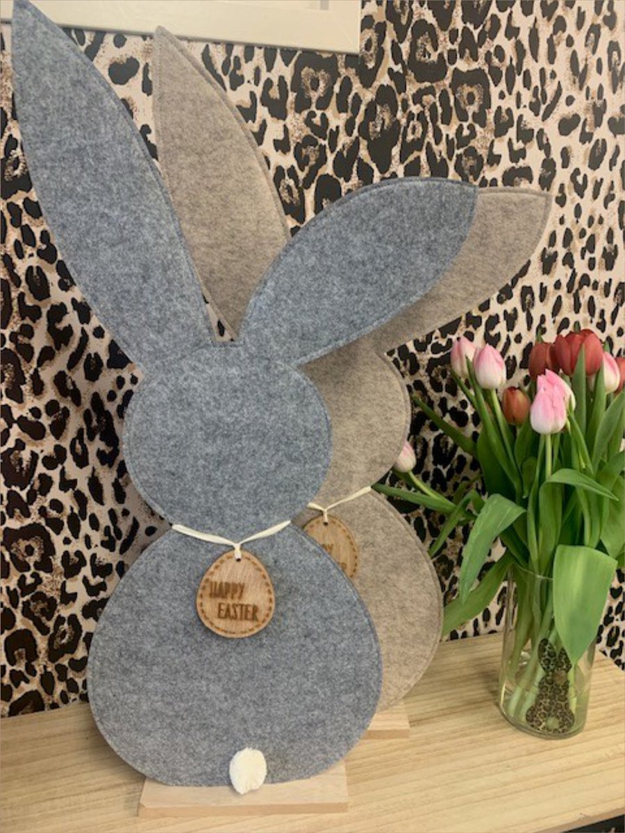 Paashaas vilt 71 cm hoog. Pasen-paas decoratie-kleur grijs ...