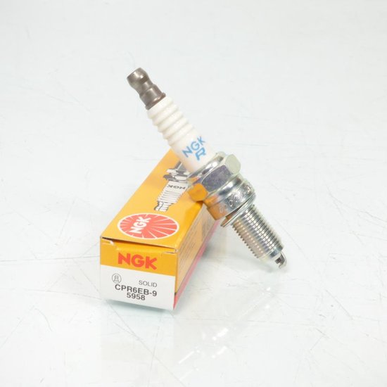 Bougie d'allumage NGK pour Moto Victory 1500 Cruiser Après 2002 Neuf | bol