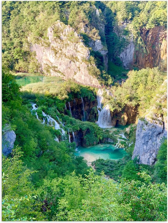 WallClassics - Poster (Mat) - Park met Watervallen en Veel Begroeiing ...