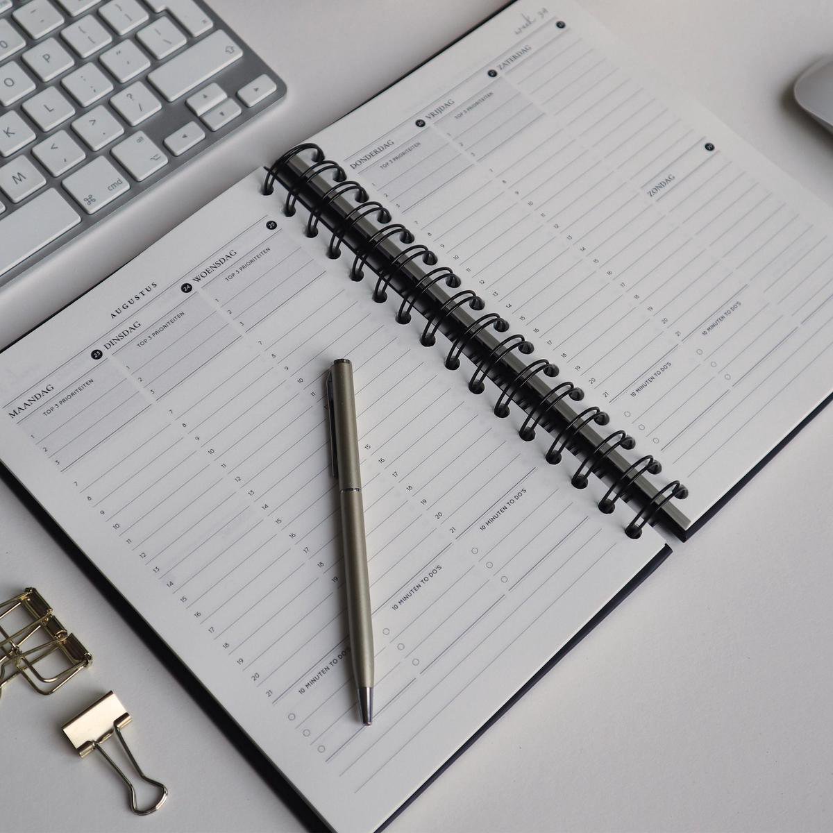 LGTDTY Weekplanner 2021 - Agenda & Planner in 1 - Met data - A5 | bol.com