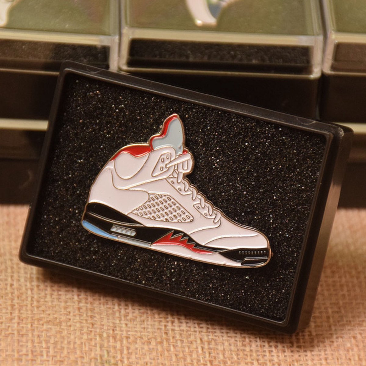 Sneaker Pin - Pins - Metaal - Voor Op Je Kleding Of Tas - Wit | bol.com