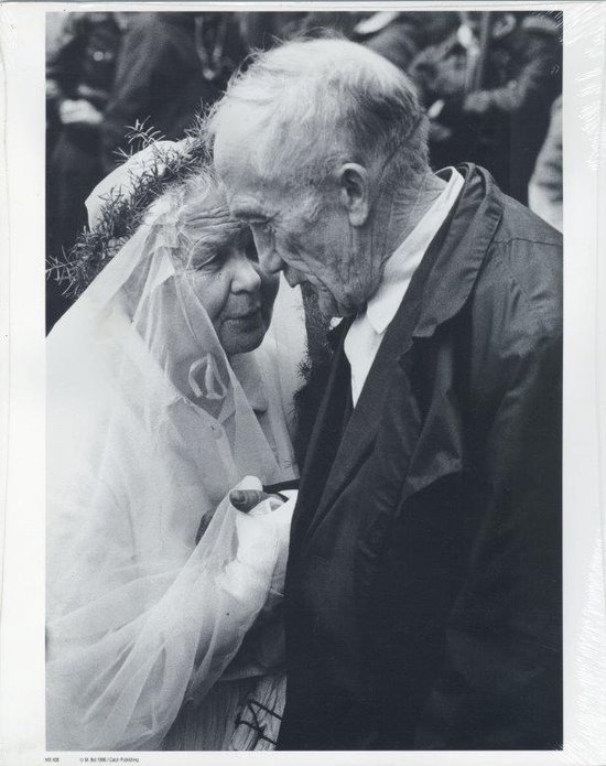 Mini zwart-wit poster - The Touch - Marie Bot - 24x30 cm | bol