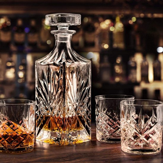 Whiskey karaf - Luxe whiskey set met karaf en glazen - whiskey cadeau ... Whiskey karaf - Luxe whiskey set met karaf en glazen - whiskey cadeau ...