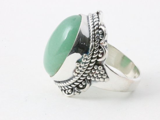 Zware bewerkte zilveren ring met jade - maat 16 | bol