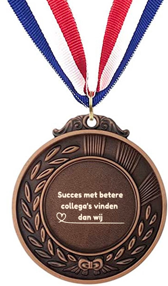 Akyol - succes met betere collega’s vinden dan wij - inclusief kaart medaille... | bol.com