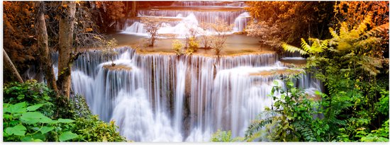 Poster (Mat) - Watervallen tussen Oranje en Groene Bomen in het Bos ...