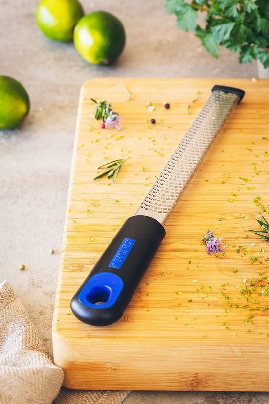 Narrow starfish grater - blue - kitchen tool for fine grating | bol