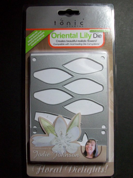 Tonic Studios Floral Delights Oriental Lily Die 247E. | bol.com