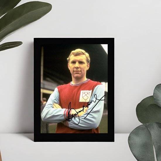 Bobby Moore Ingelijste Handtekening – 15 x 10cm In Klassiek Zwart Frame ...