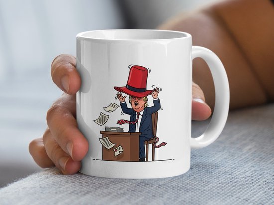 Grappige Mug met Cartoon van Trump en Rode Hoed, Politieke Humor ...