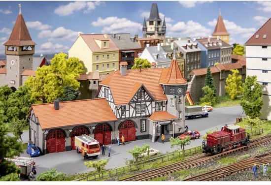 Faller 232194 N Gemeentehuis met vuurwacht | bol