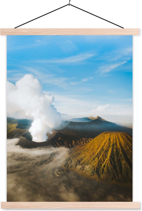 Posterhanger incl. Poster - Schoolplaat - Rokende vulkaan Bromo op het ...