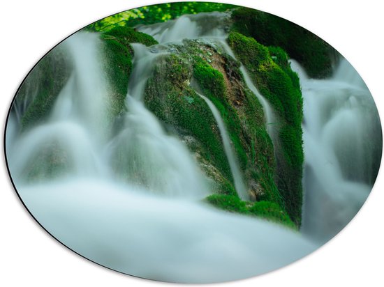 WallClassics - Dibond Ovaal - Mistige Waterval in de Natuur - 56x42 cm ...