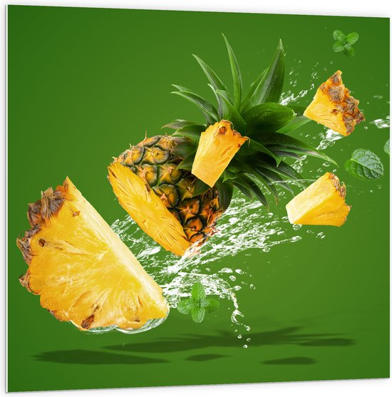PVC Schuimplaat - Gele Ananas in Stukken tegen Groene Achtergrond - 100x100 cm Foto op... | bol
