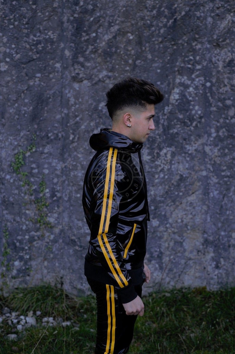 PVC Tracksuit Broek met Gele Strepen | bol.com