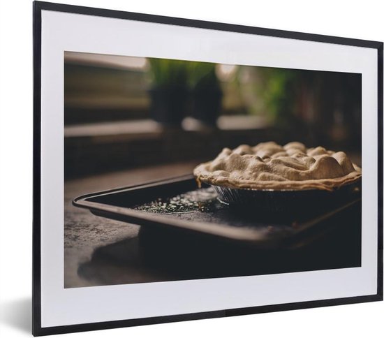 Fotolijst incl. Poster - Een appeltaart op een bakplaat - 40x30 cm ...