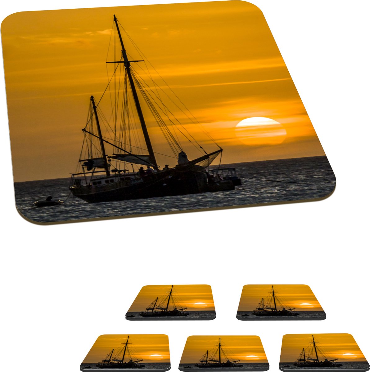 Onderzetters voor glazen - Grote zeilboot vaart in de zee tijdens ...