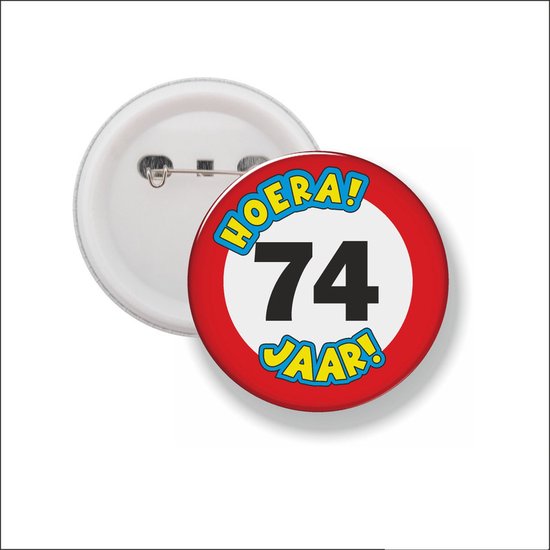 Button Met Speld 58 MM - Hoera 74 Jaar | bol