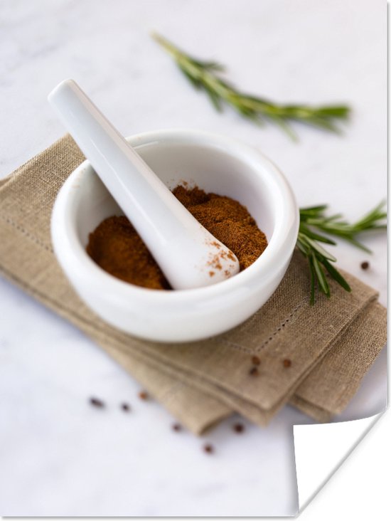 Poster De kruiden gemalen in een vijzel - 60x80 cm | bol