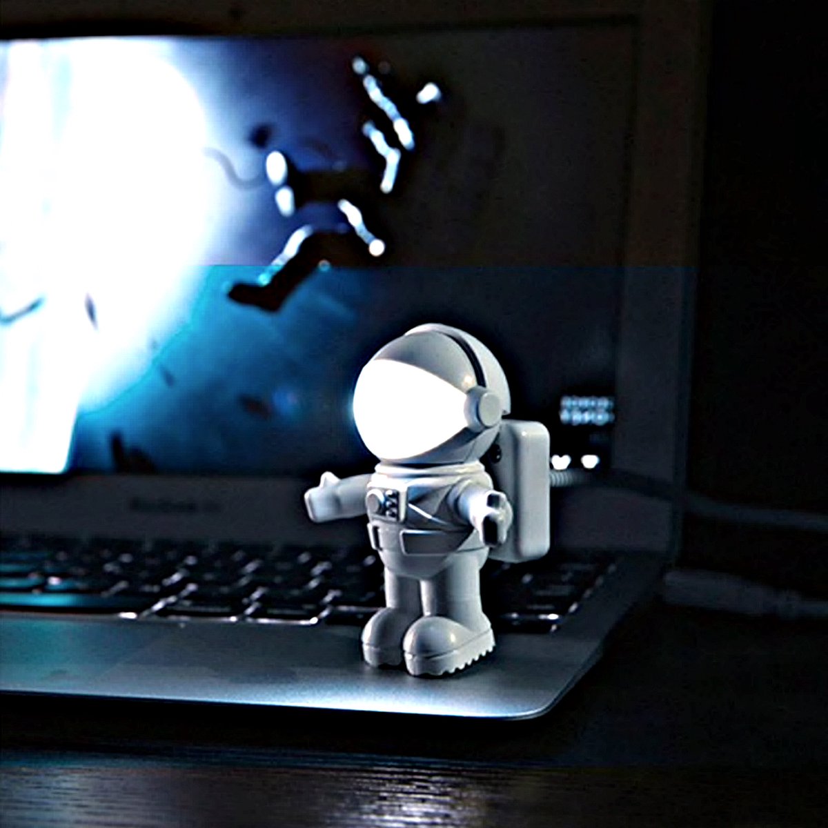 Leeslampje kind. Leeslamp kosmonaut. Usb lamp, stopcontact lamp ...