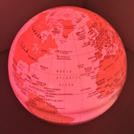 Wereldbol mini 13 cm draaiend met diverse licht kleuren | bol