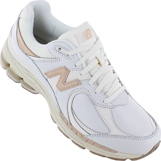 New Balance 2002R - Schoenen Trainers Leer Wit M2002RVF 2002 - Maat EU ...
