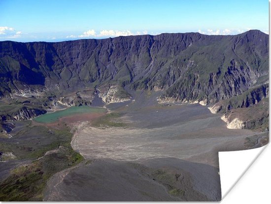 Affiche - Vue aérienne du volcan Tambora dans le parc national de Gunung Tambora en... | bol.com