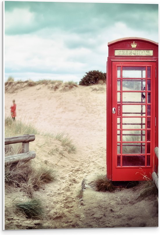 WallClassics - PVC Schuimplaat - Rode Telefooncel in Duinen - 40x60 cm ...