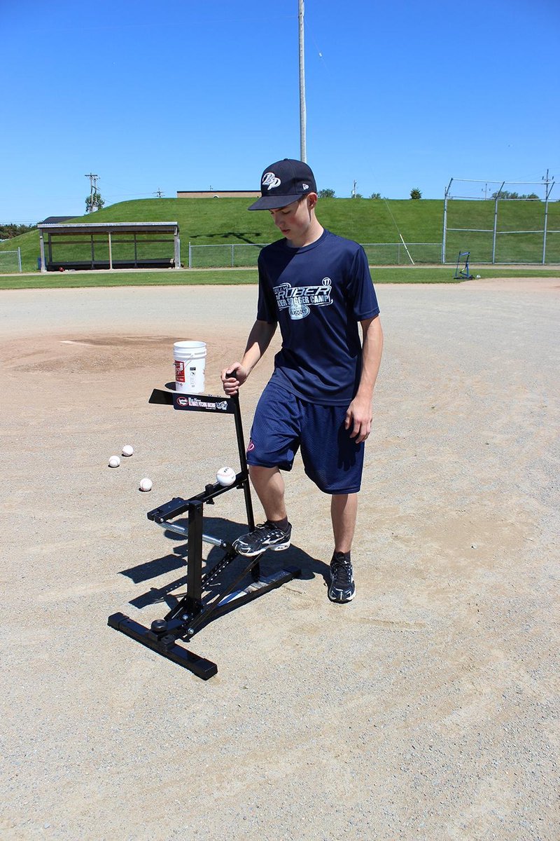 Louisville Slugger Blue Flame Ultimate Pitching Machine | bol.com