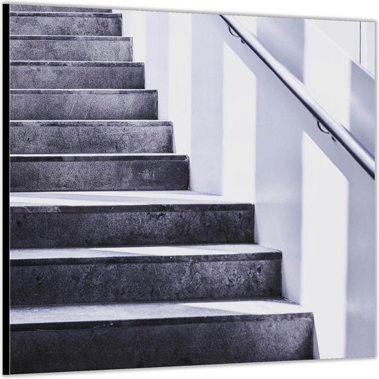 Dibond –Grijze Trap langs Witte Muur-50x50 Foto op Aluminium ...