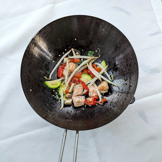Kela Joy Mini Wok met Rechaud - 18 cm - Blauwstaal - Zwart | bol