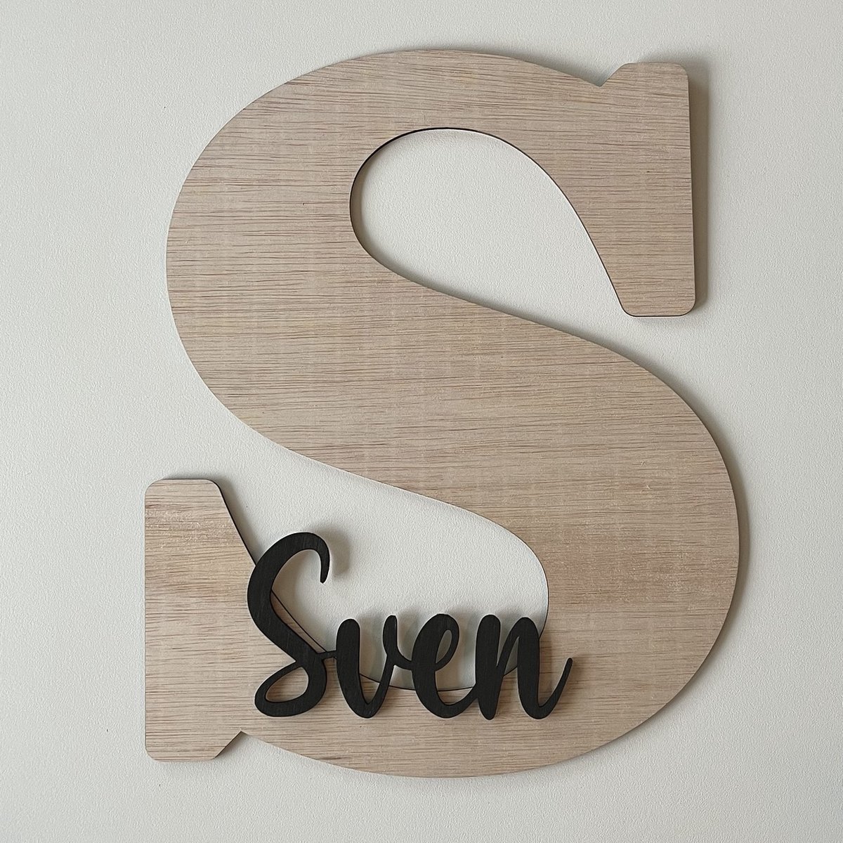 Grote houten letter - Houten naam - Kraamcadeau- Leuk figuurtje erbij | bol